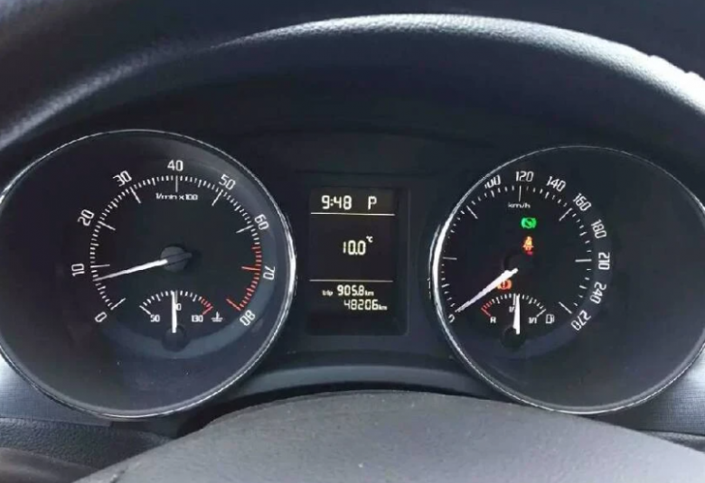 開車時請記得把它關掉！ 它能吃掉汽車35%的油，堪稱「油老虎」 - agonew