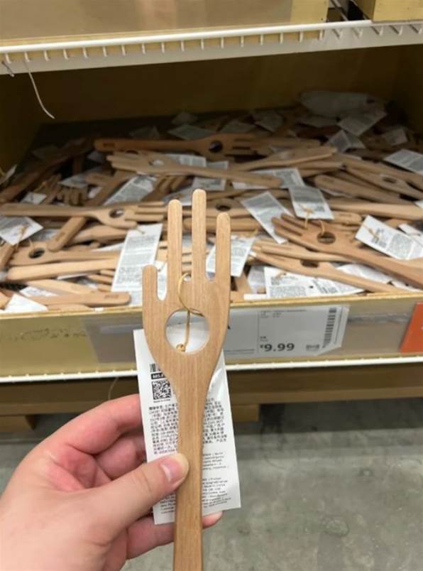 逛IKEA看到「神秘木頭小手掌」中間還開了洞！內行人一看驚叫：設計師超強 - agonew